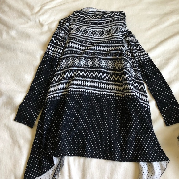 Quiksilver | Sweaters | Quiksilver Black And White Tribal Cardigan ...